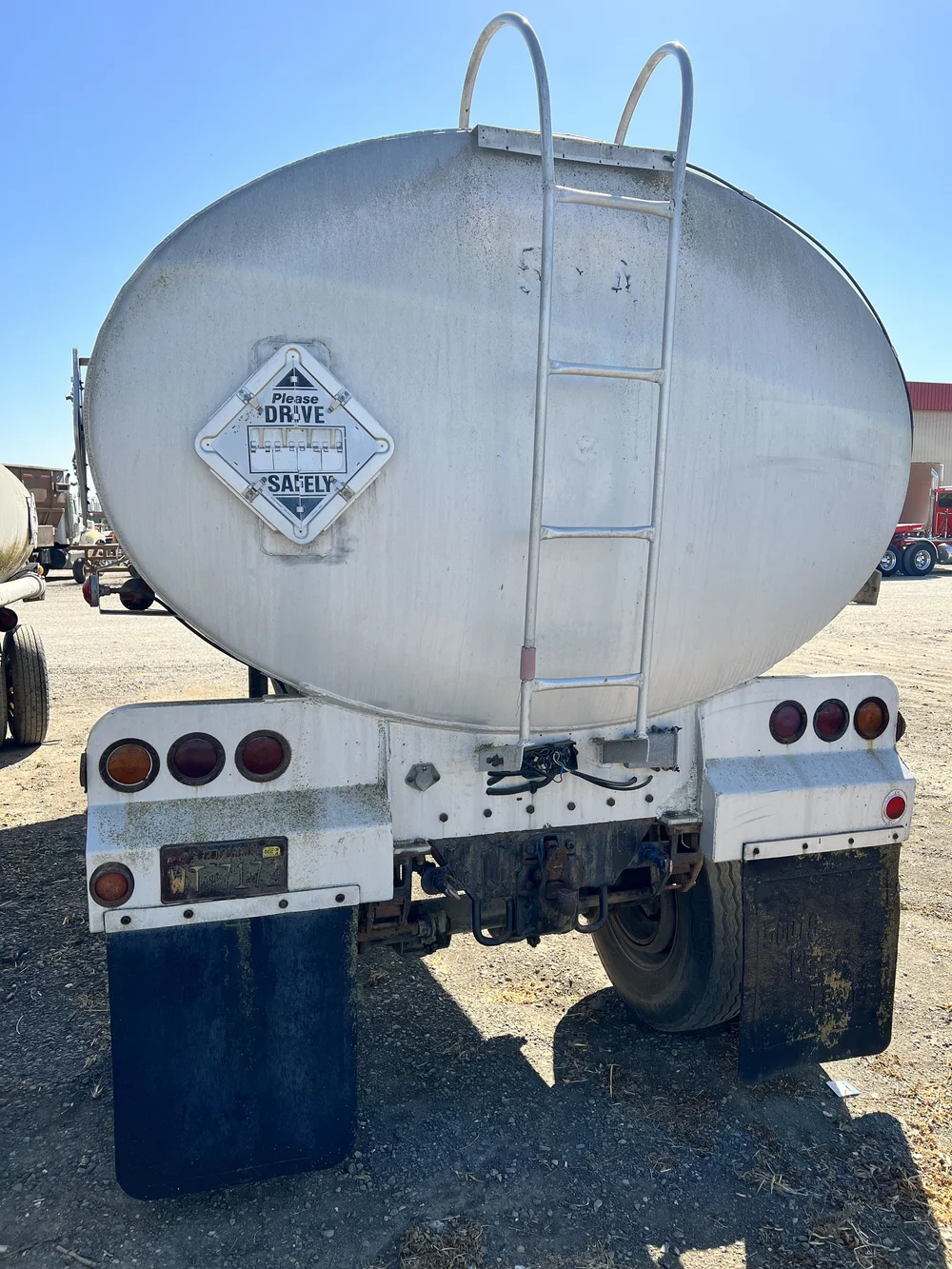 4,500 Gallon Water Tanker — Kirby Manufacturing