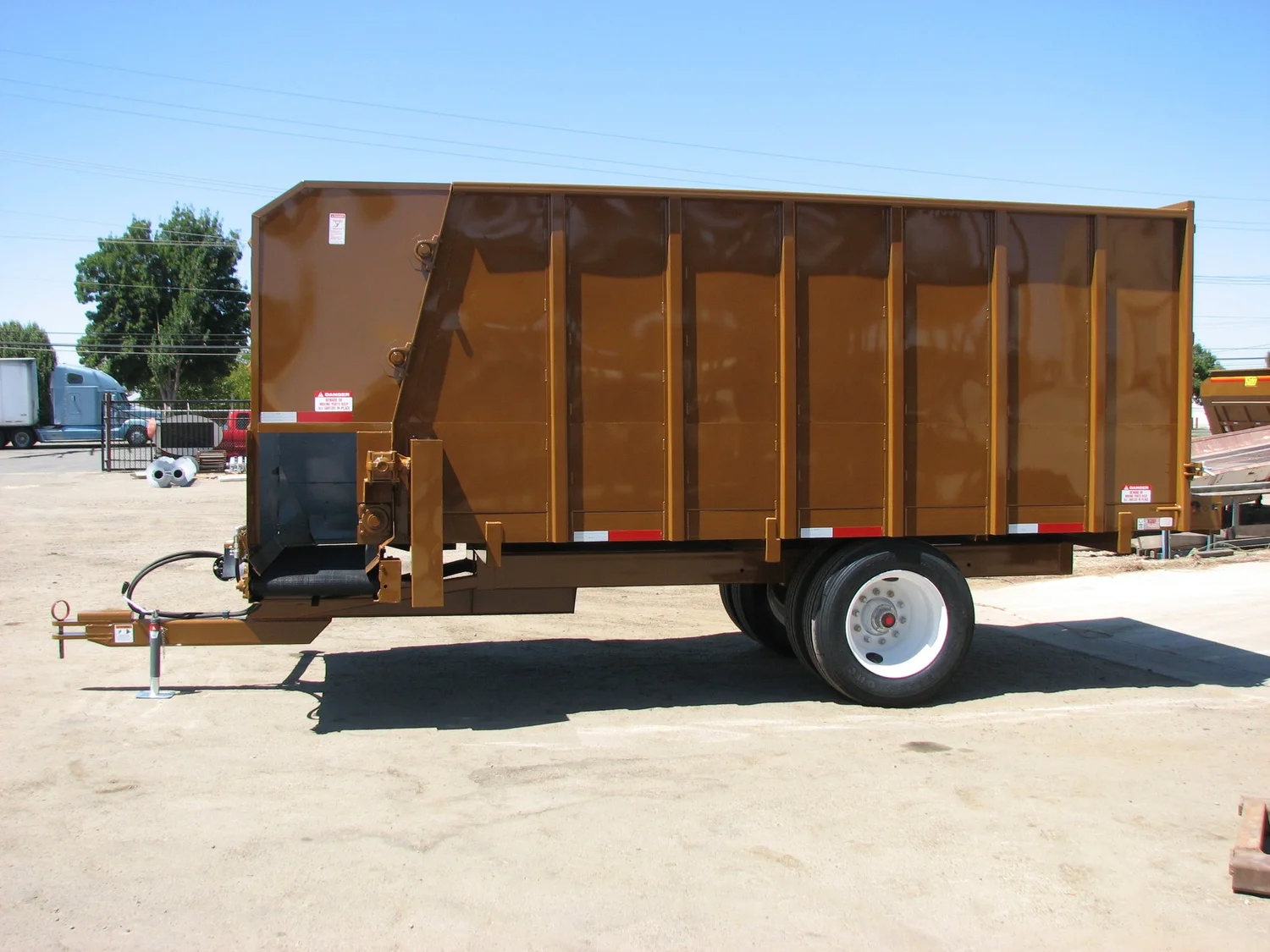 Kirby | Free Stall Bedder — Kirby Manufacturing