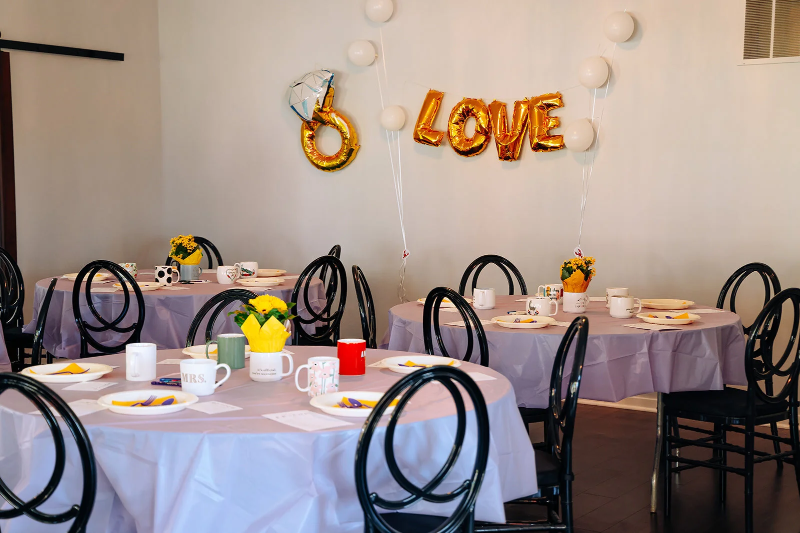 Rent the Lounge — The Confetti Lounge