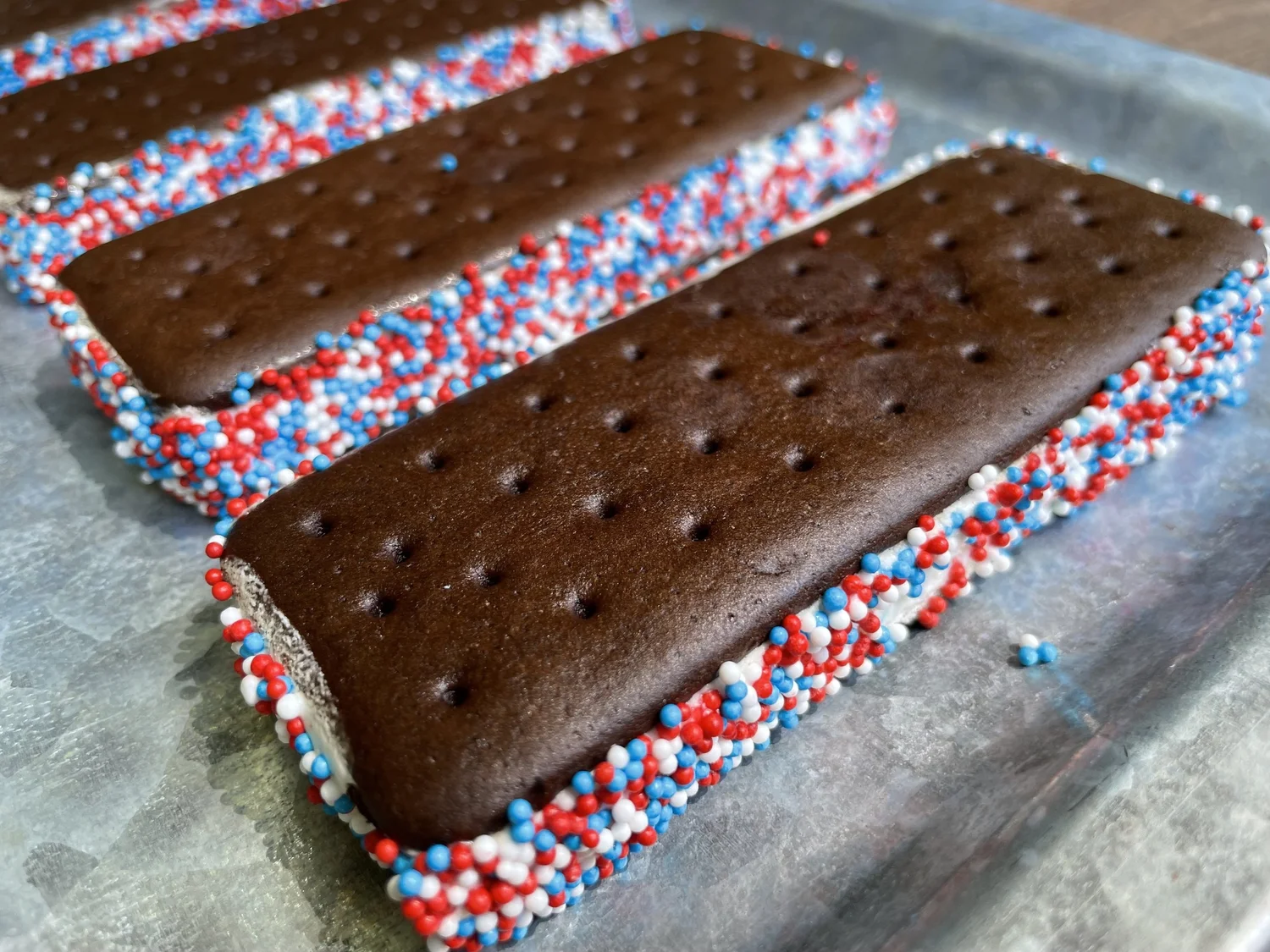 Super Simple Star Spangled Ice Cream Sandwiches — Miss Annie's Home ...