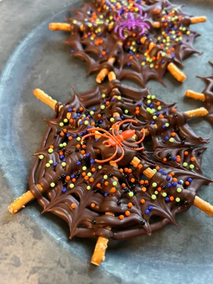 Chocolate Pretzel Spider Webs — Miss Annie's Home + Kitchen