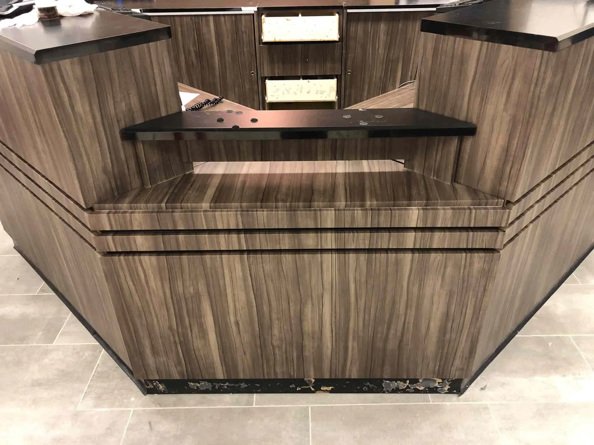 Transform Your Reception Desk with 3M Di-Noc Architectural Film