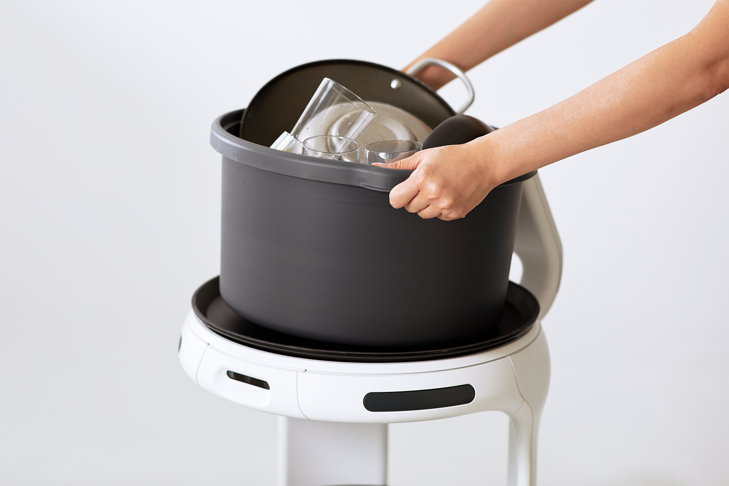 Bear Robotics | Robotic Servers for Senior Living Spaces