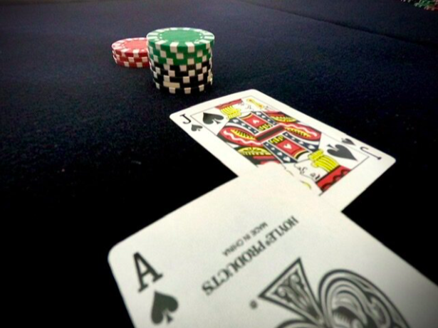Houseofcardzaz.com
