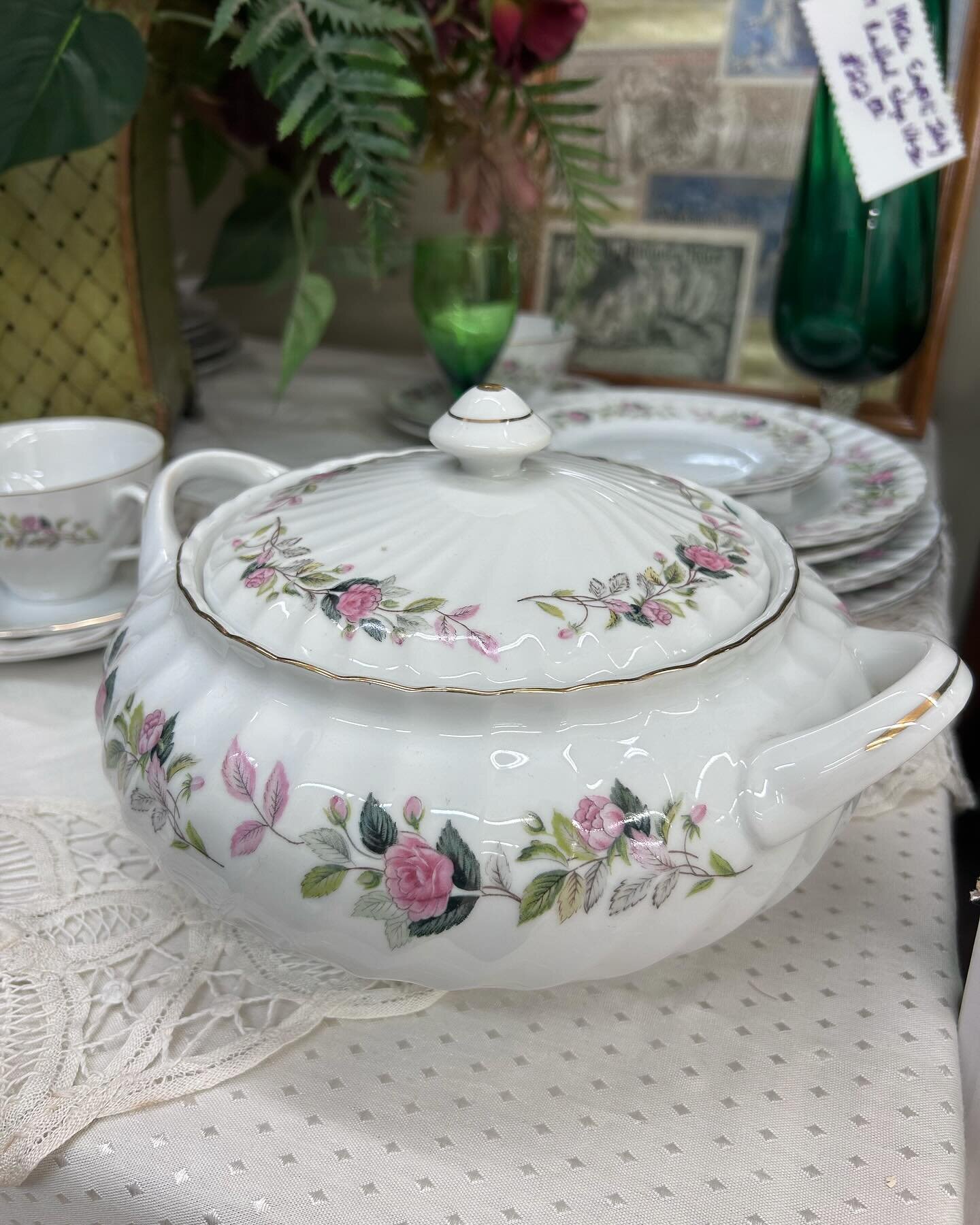 Shop, sell, & style at Peddlers Mall