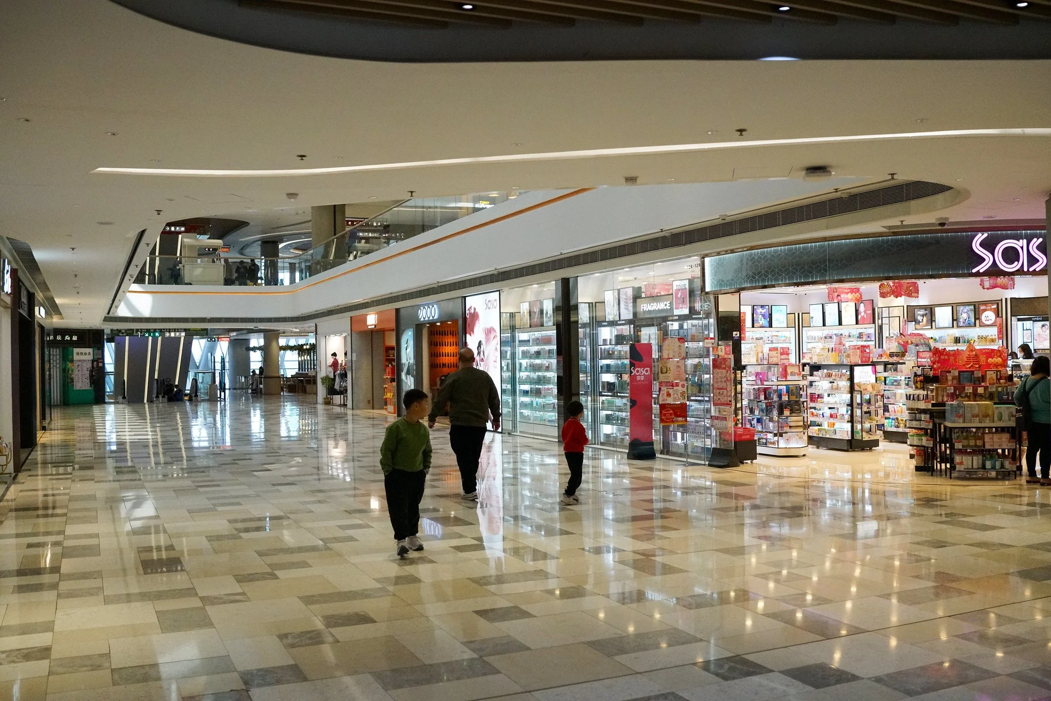 Things to do in Hong Kong - Visit the Peak Galleria Mall — J3 Private ...