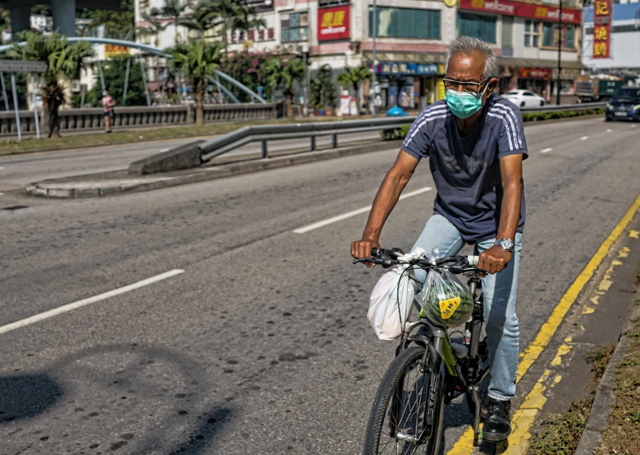 Photo of the day No. 43 - Bicycle Delivery Guys in HK — J3 Private ...