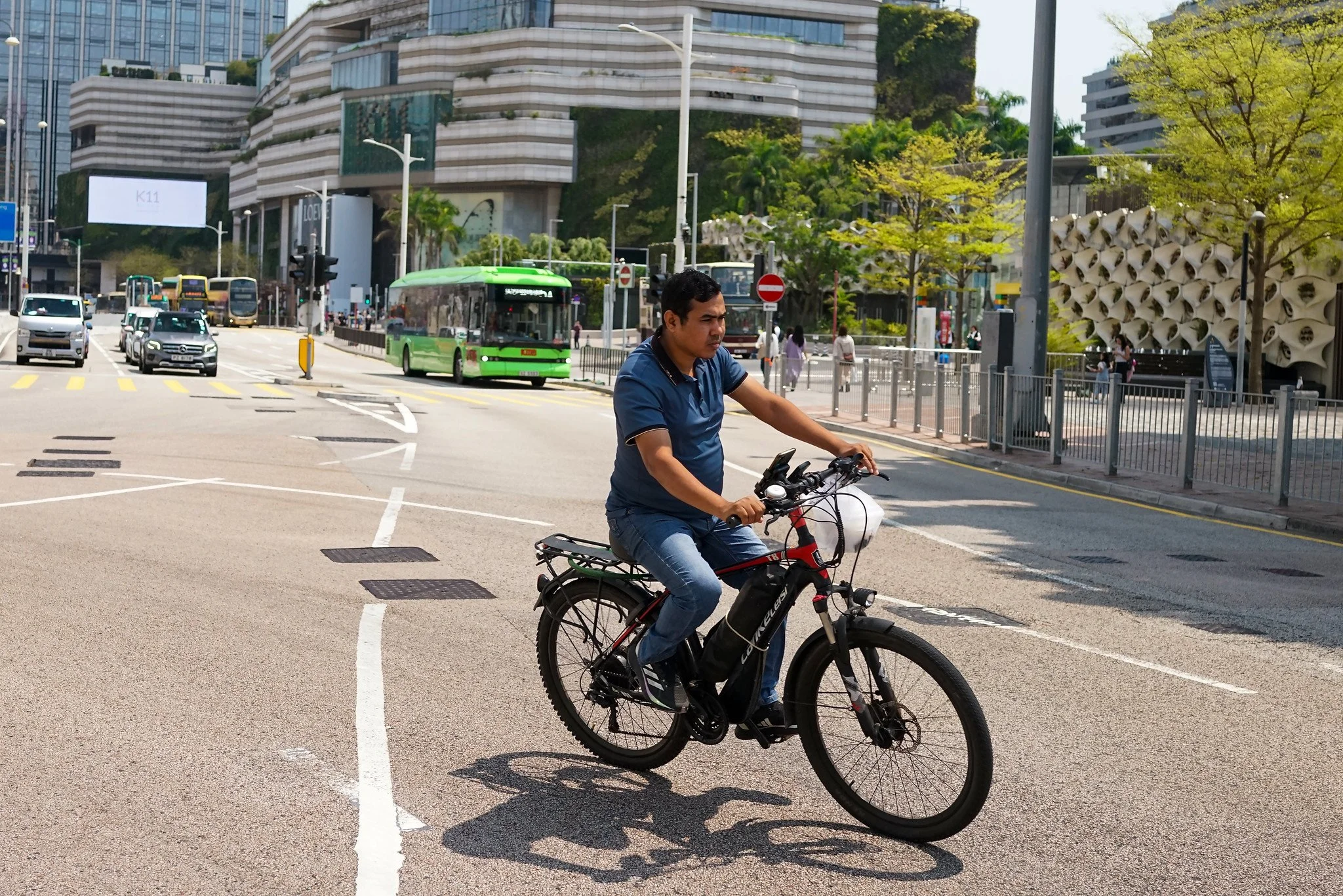 Photo of the day No. 43 - Bicycle Delivery Guys in HK — J3 Private ...