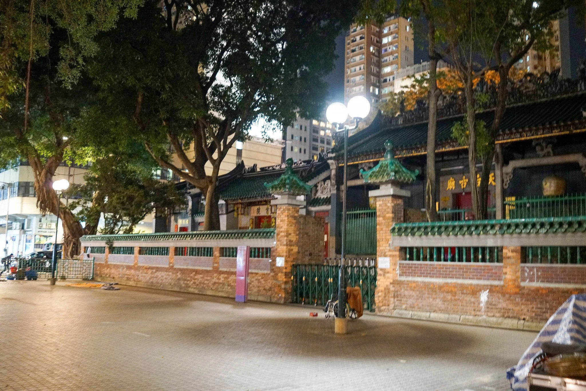 Temple Street Night Market Hong Kong - How To Get To Guide — J3 Private ...