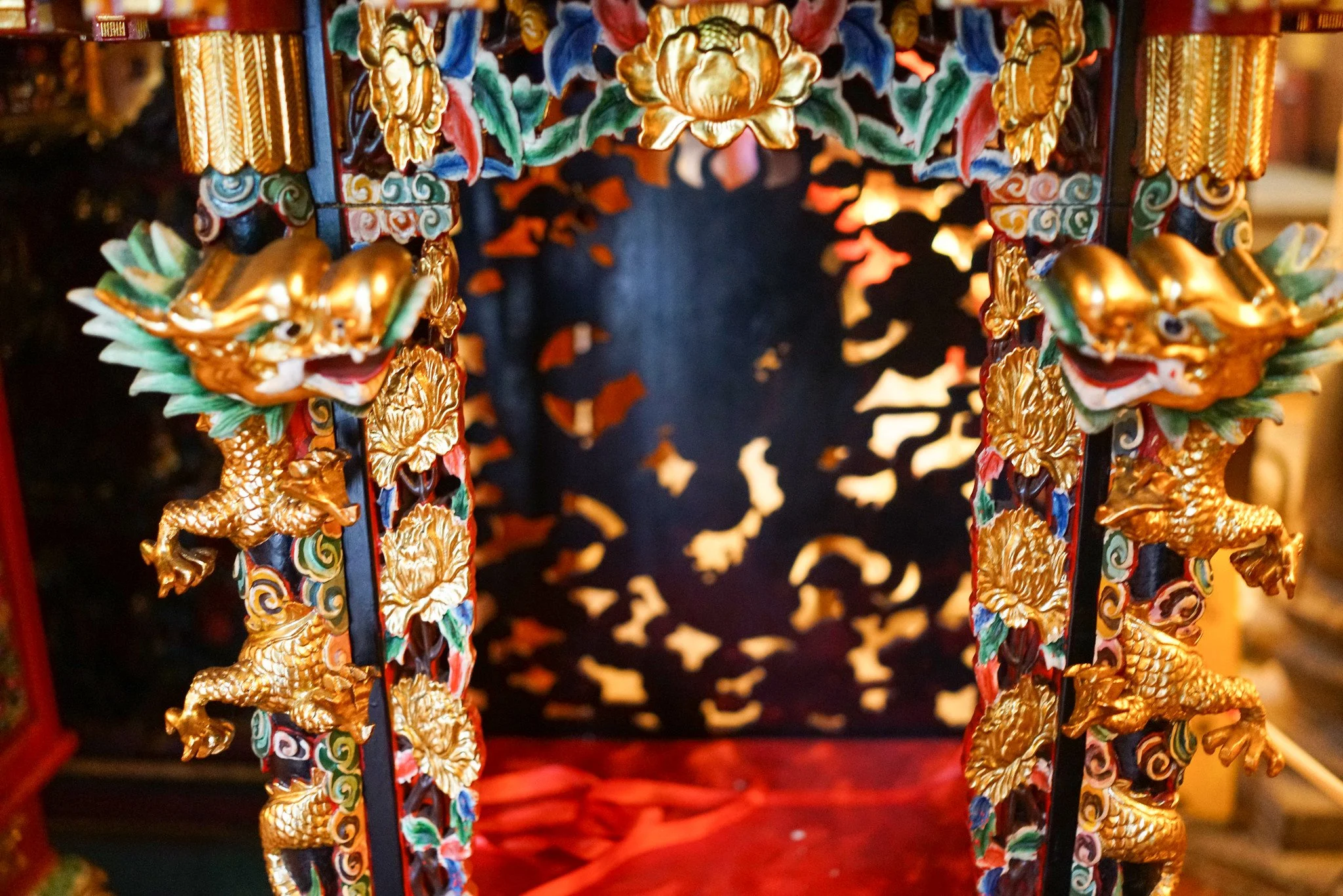 Cat Street Market + Man Mo Temple - How To Get To Guide — J3 Private ...