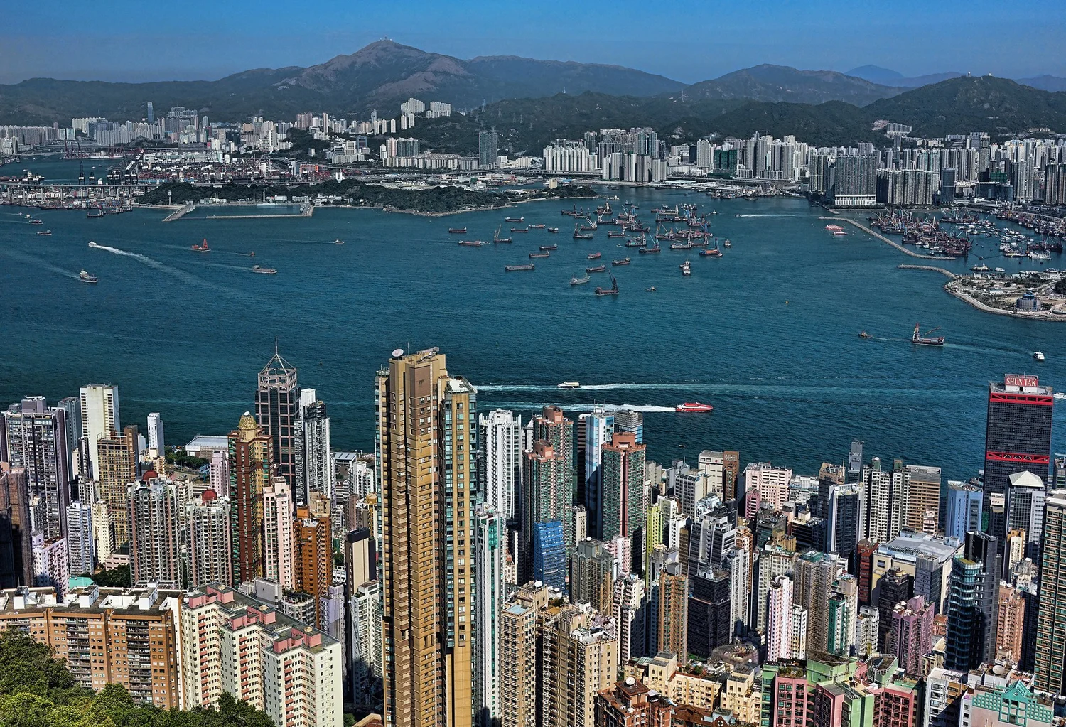 Stunning panoramic city view from Victoria Peak Hong Kong — J3 Private ...