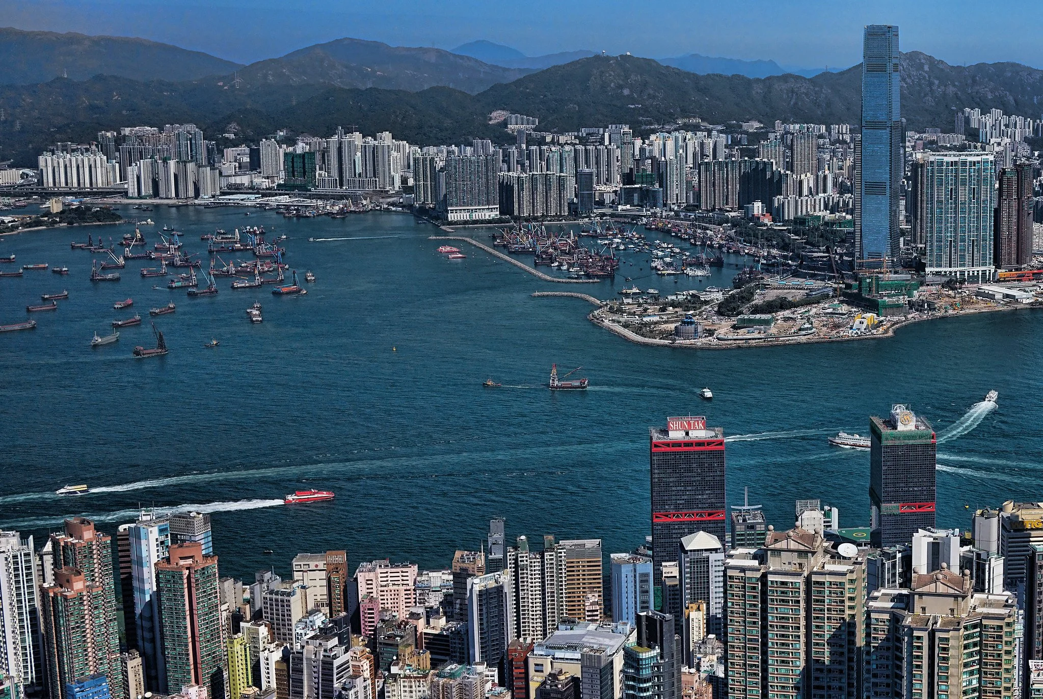 Stunning panoramic city view from Victoria Peak Hong Kong — J3 Private ...