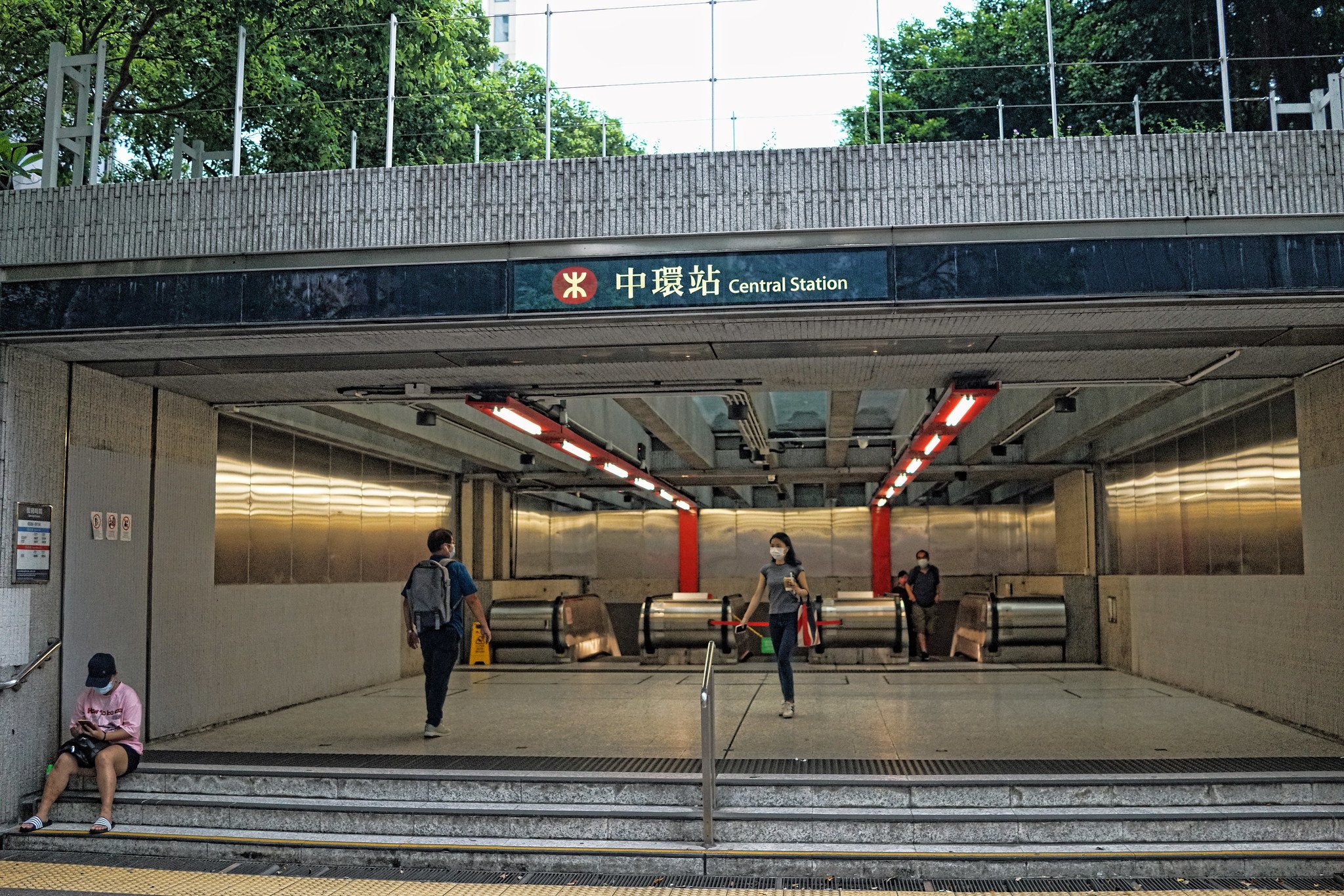 The Iconic Peak Tram Hong Kong - Garden Road — J3 Private Tours Hong ...