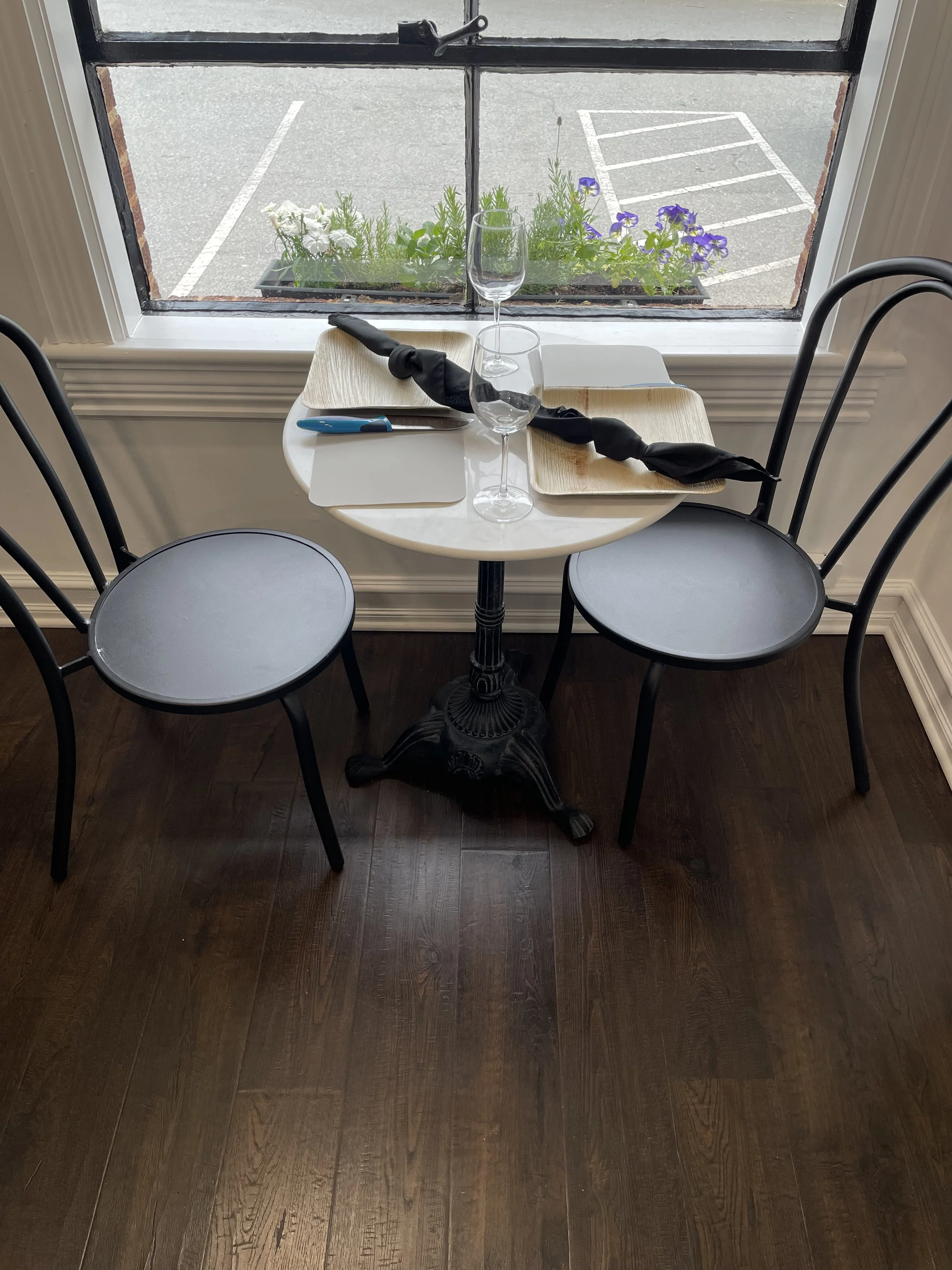 The Market — Table & Board