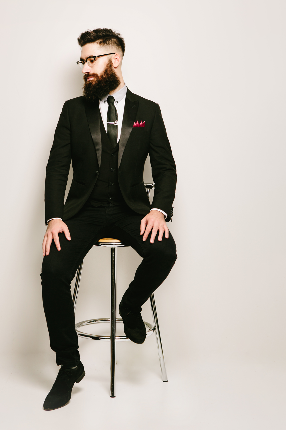 Learn about the 'Psychic' Comedian — Peter Antoniou