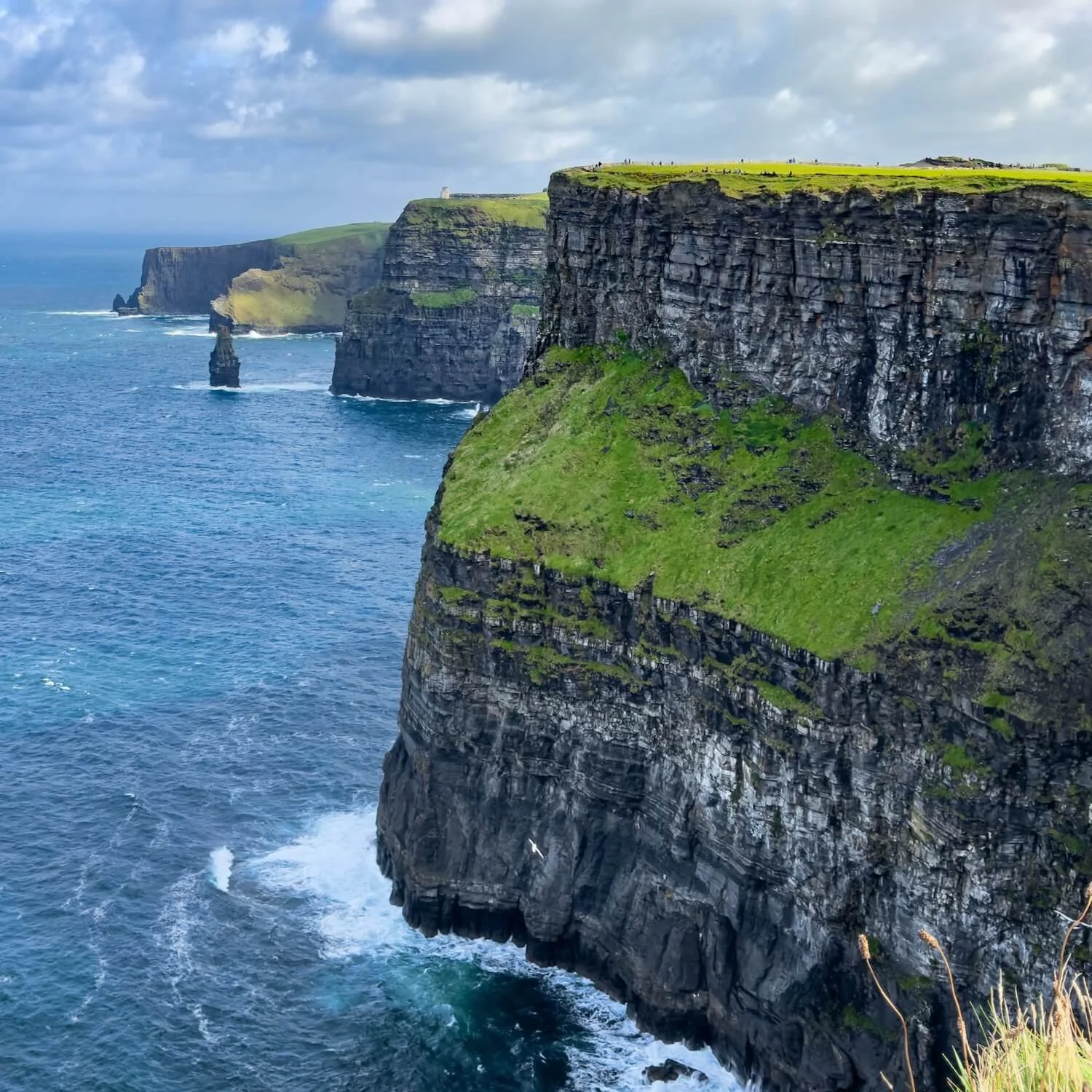 12 Iconic Photo Spots in Ireland to visit during your next Road Trip