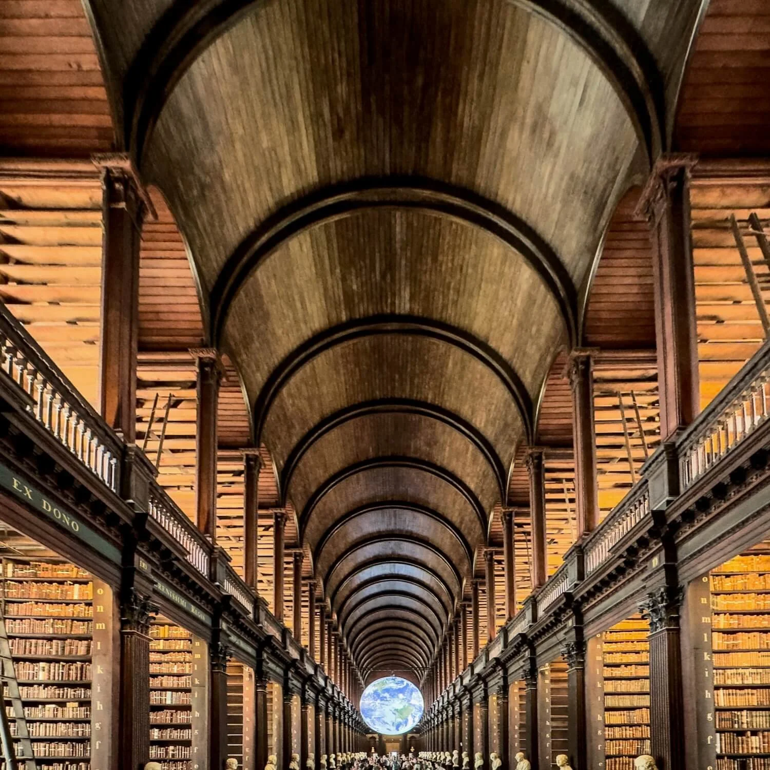 12 Iconic Photo Spots in Ireland to visit during your next Road Trip