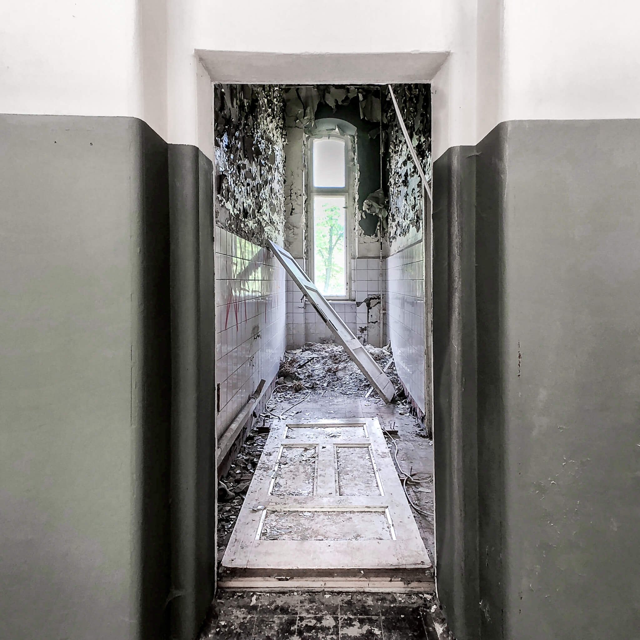 Photos of the Beelitz Heilstätten, the abandoned hospital near Berlin