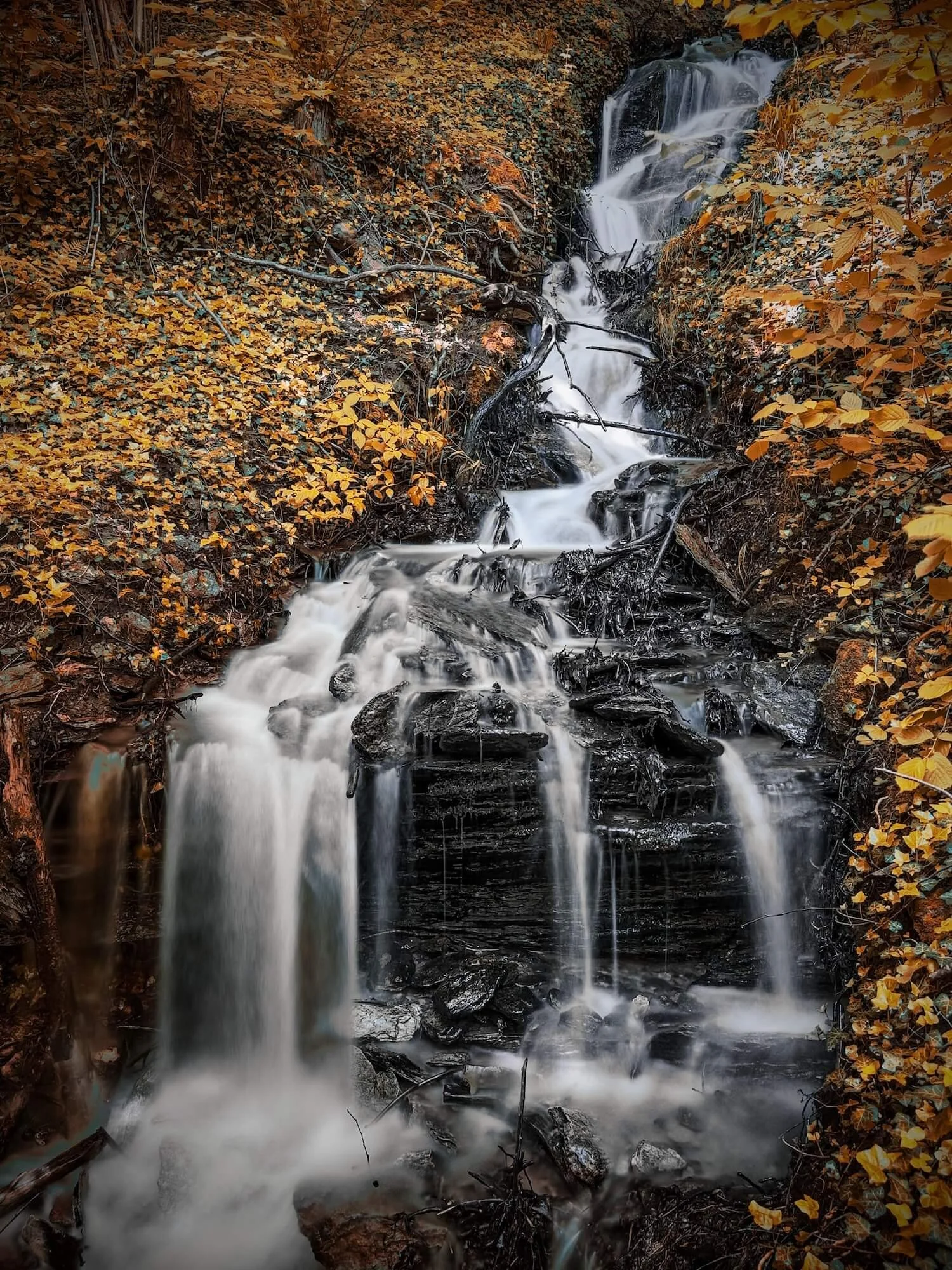 How to take a long exposure of a waterfall with iPhone