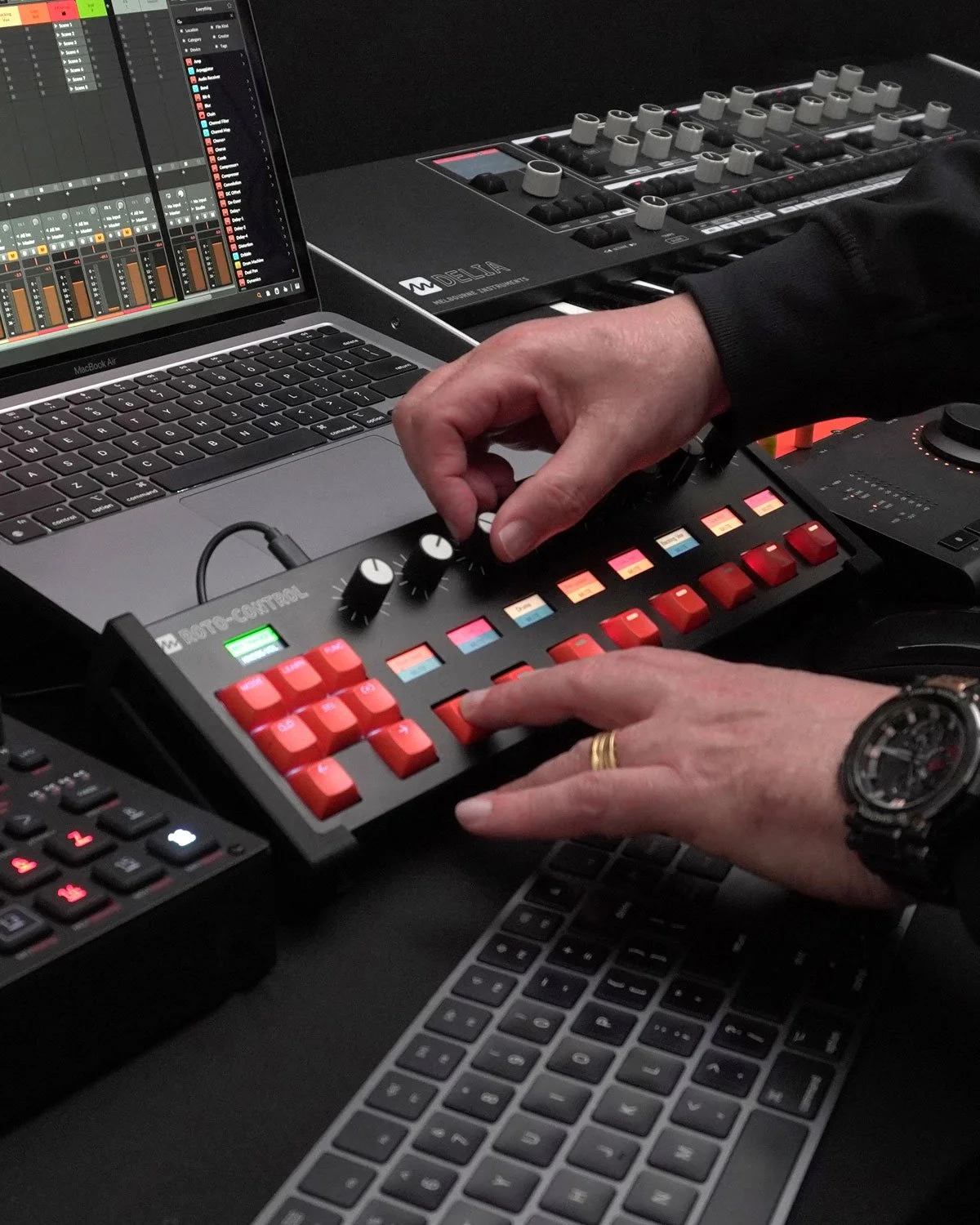 ROTO-CONTROL — Melbourne Instruments