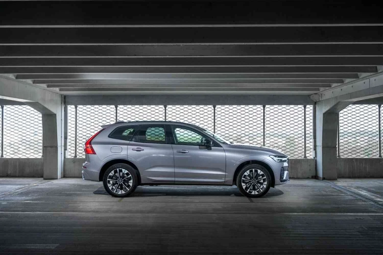 Volvo Electric & Hybrid Cars UK: EX30, EX90 & Complete EV Range Guide ...