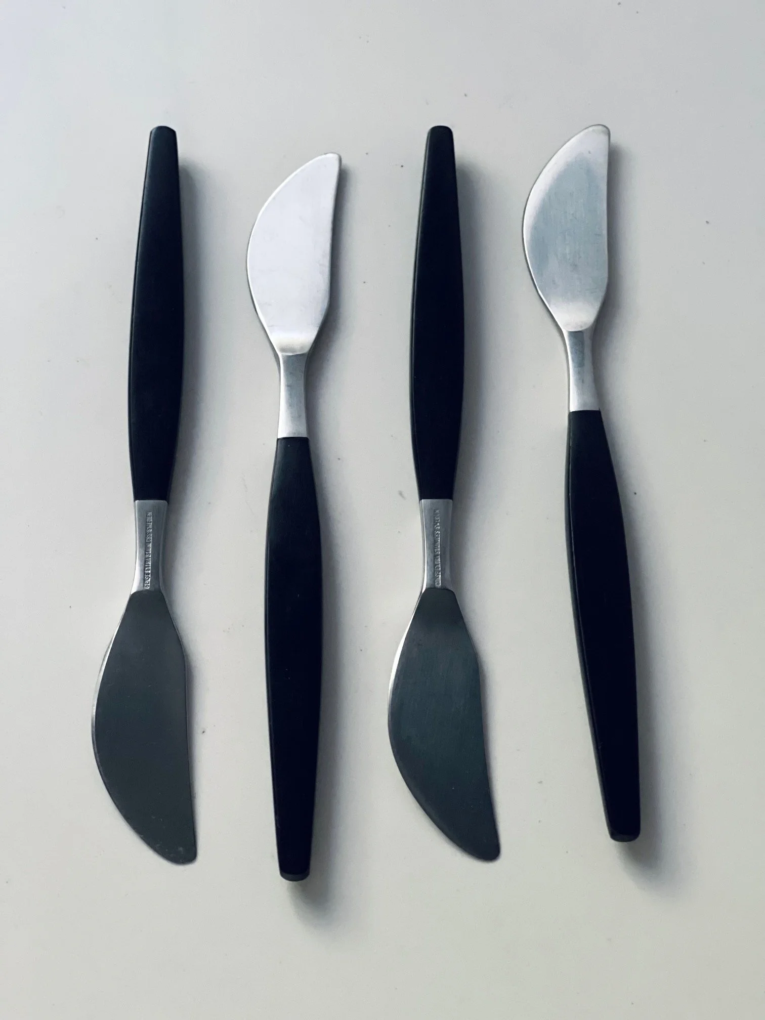 ANTIQUE STERLING SILVER SET OF SIX BUTTER KNIVES — Folly & Fine Company