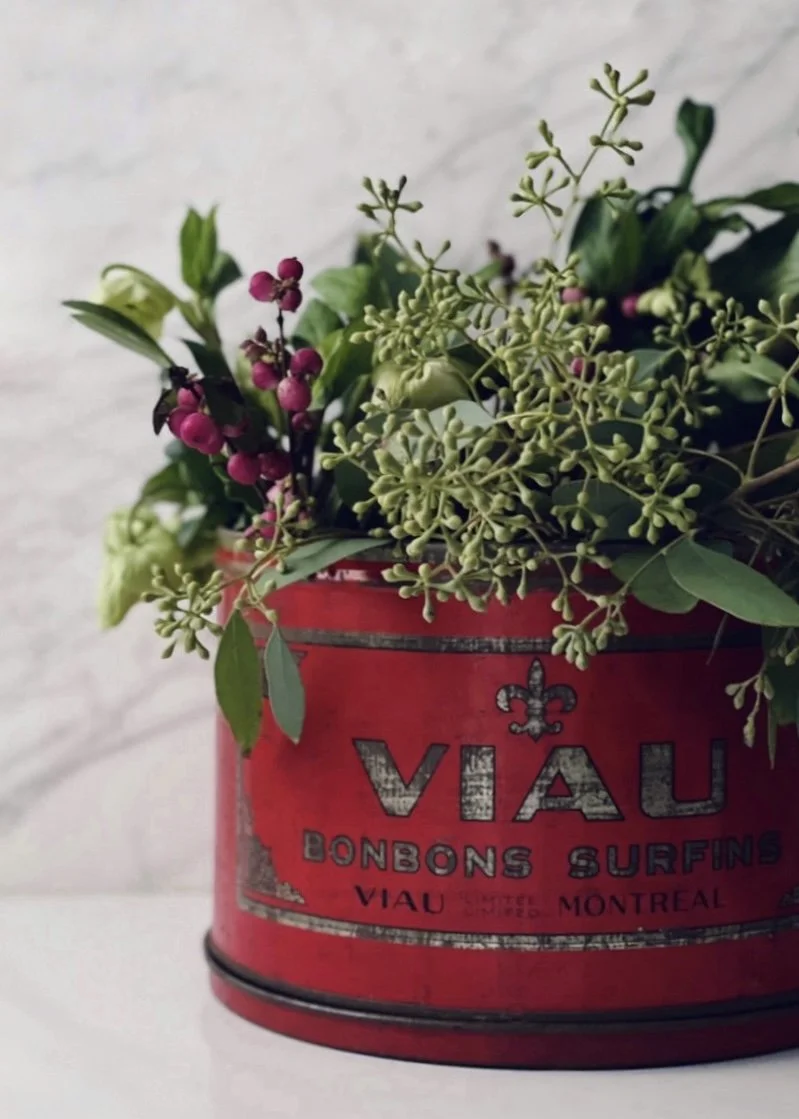 VINTAGE SANDERS MINTS TIN — Folly & Fine Company