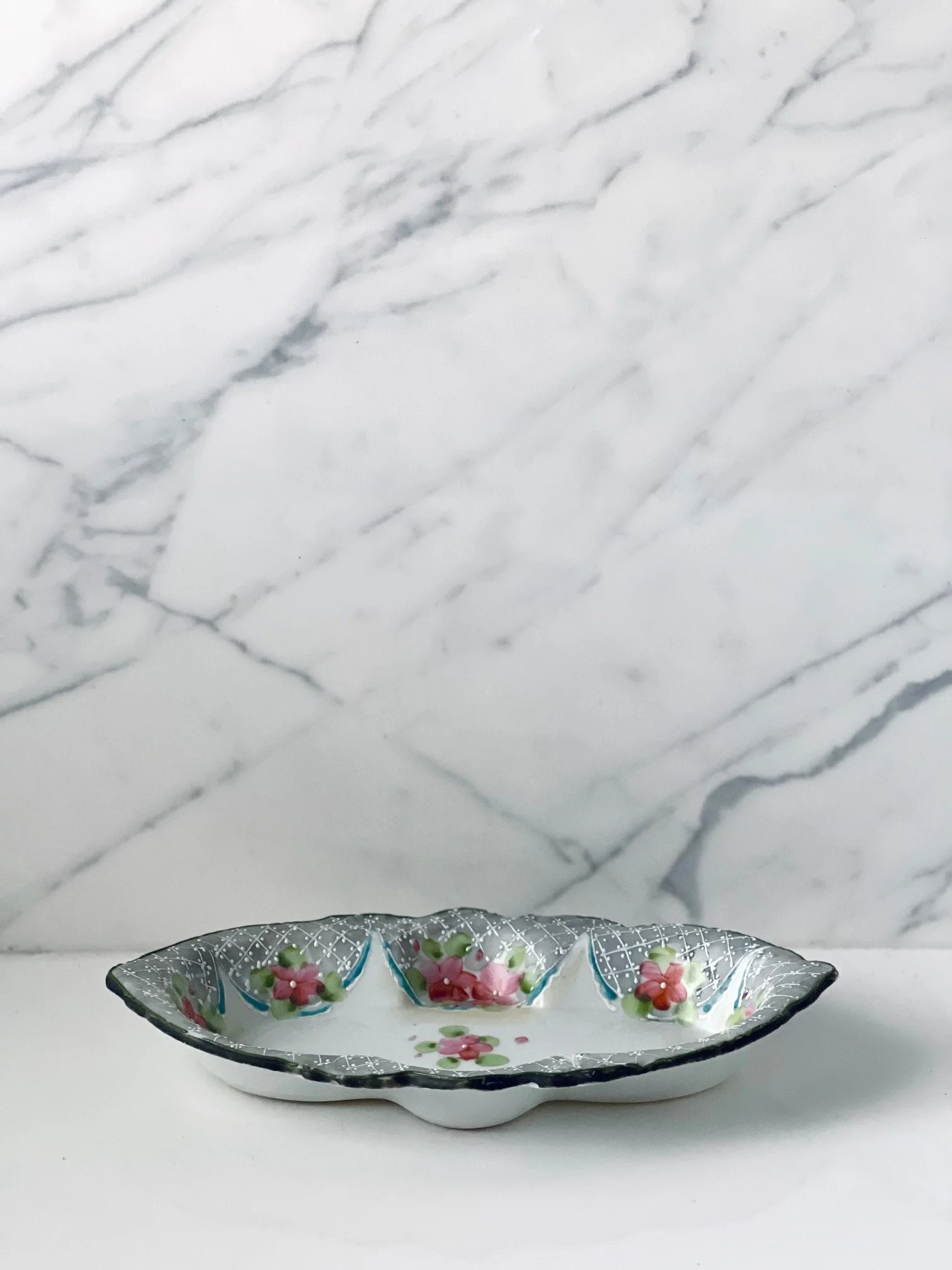 VINTAGE HAND CRAFTED COTTON & LACE TEA CLOTH | 31" SQUARE — Folly ...