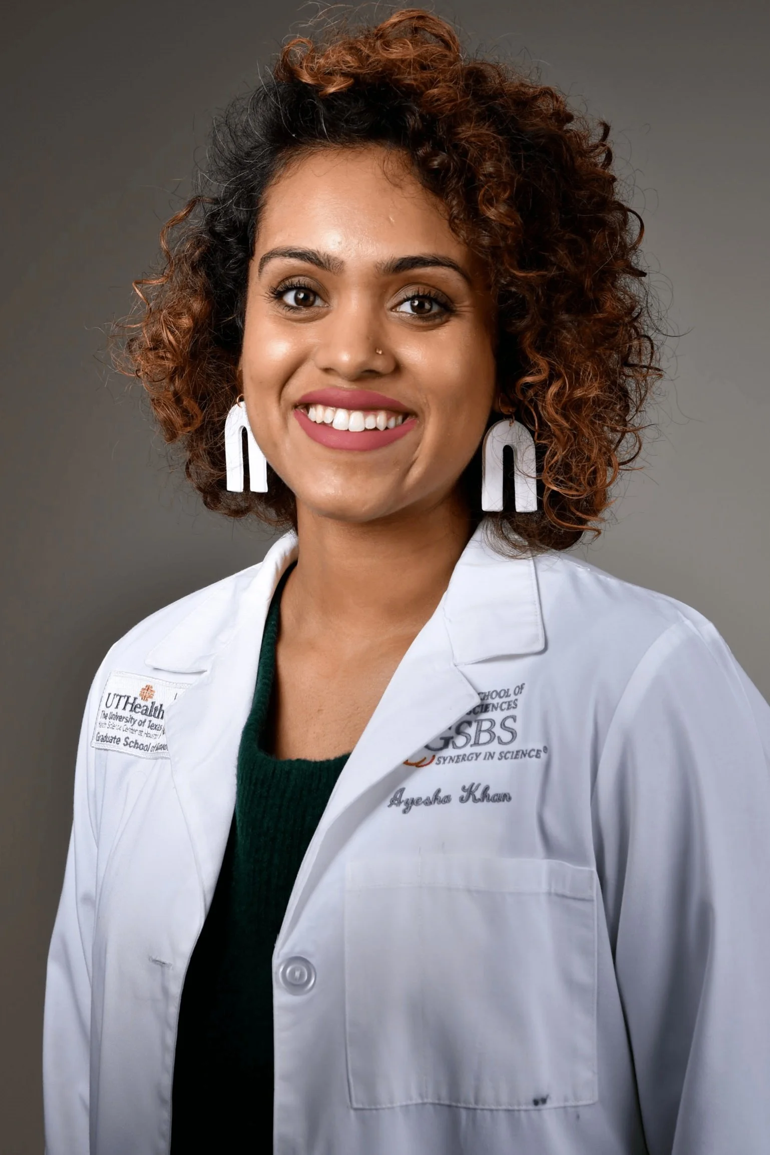 About me — Dr. Ayesha Khan