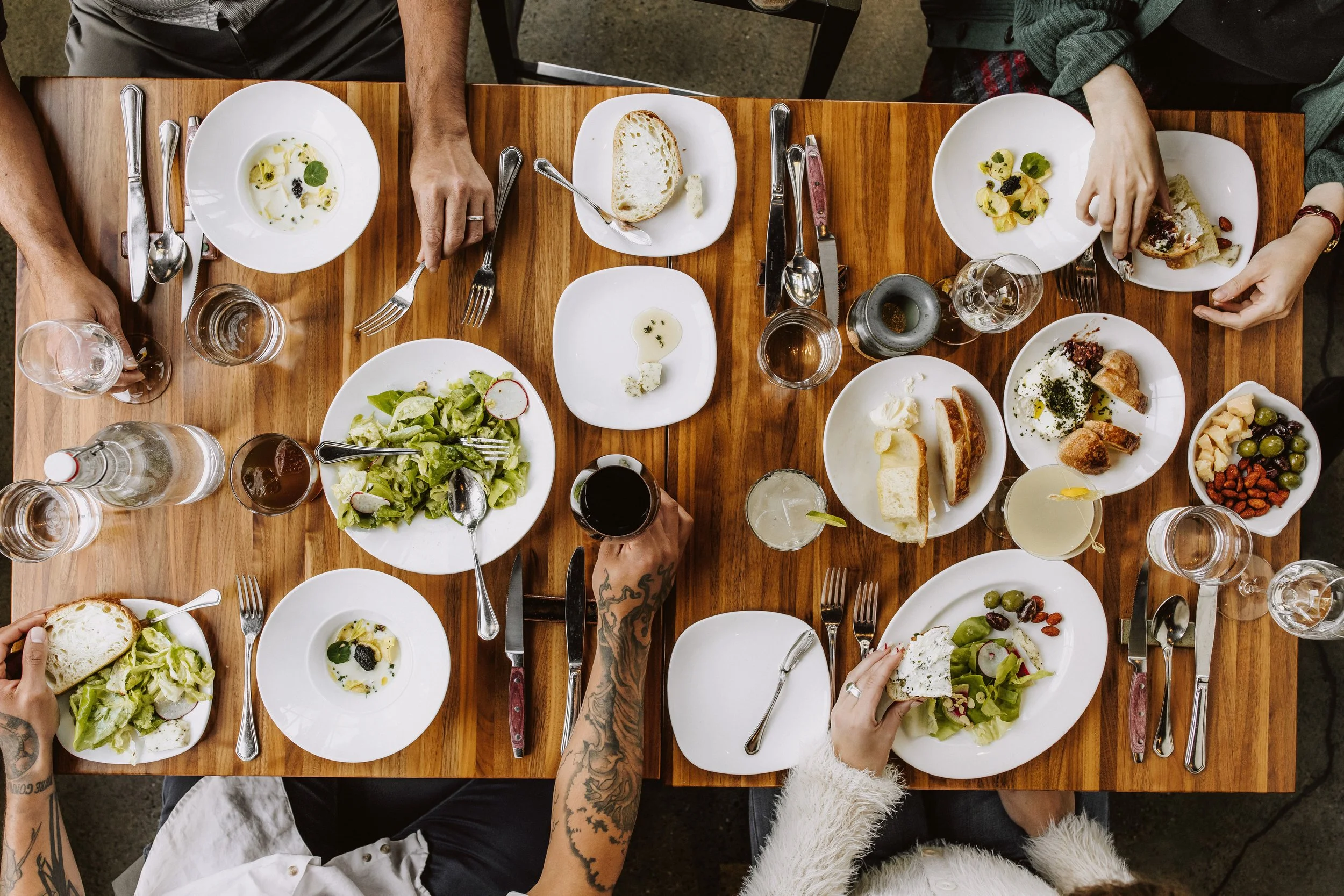 Alma - Restaurant, Cafe, Hotel