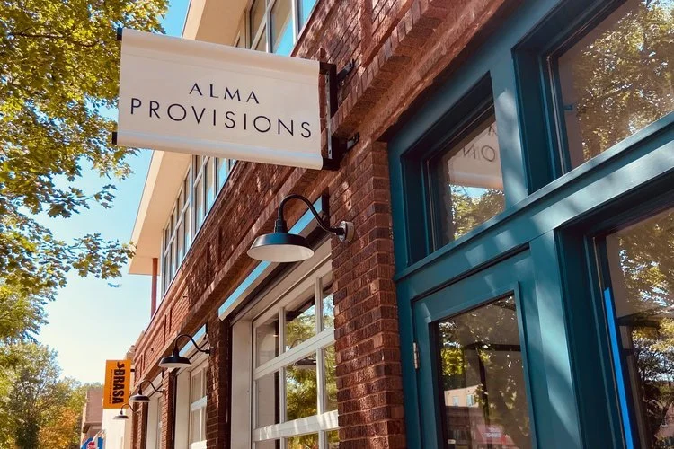 Alma - Restaurant, Cafe, Hotel