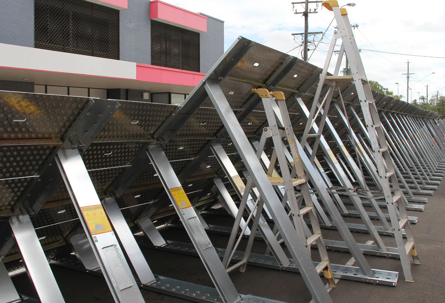 Geodesign Barriers — Hydro Response