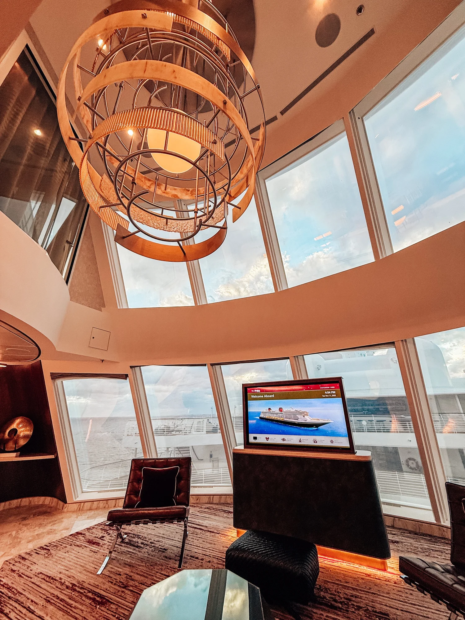 Disney Destiny: Complete Guide to Every Cabin, Stateroom & Suite ...