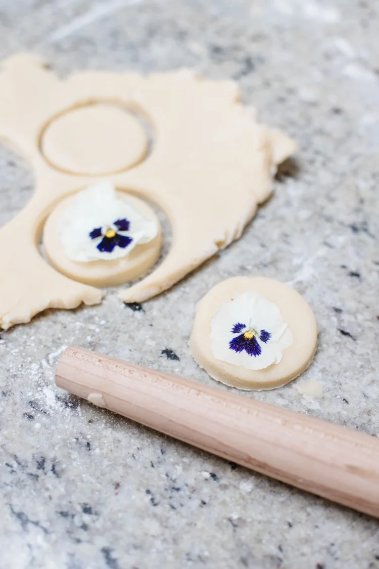 Edible Pansy Shortbread Cookies — The Purposeful You · Garden ...