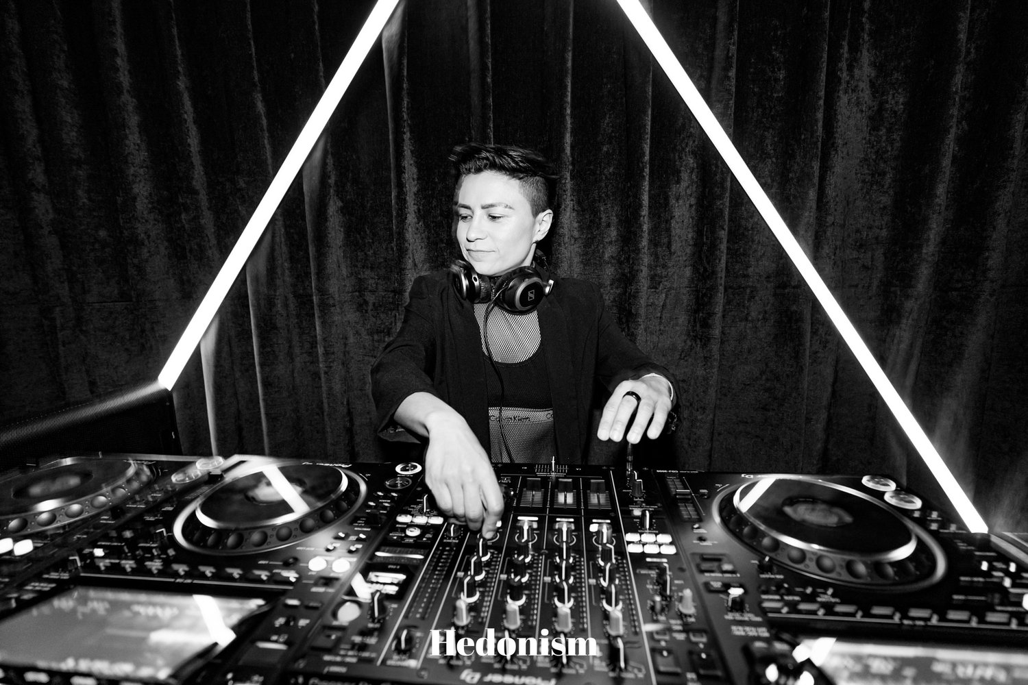 Girls only 2 — Hedonism Australia