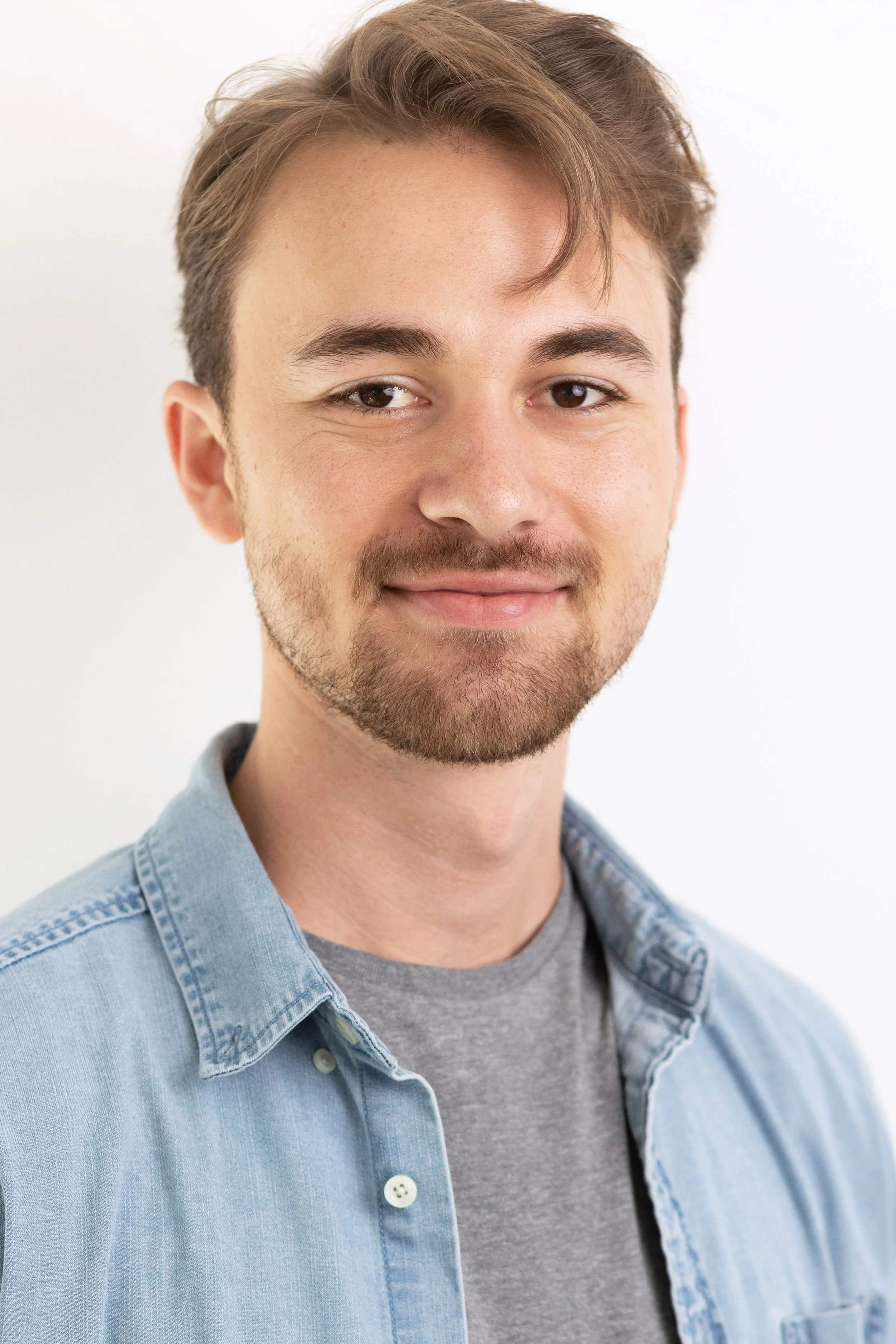 Headshot & Resume — David Wade