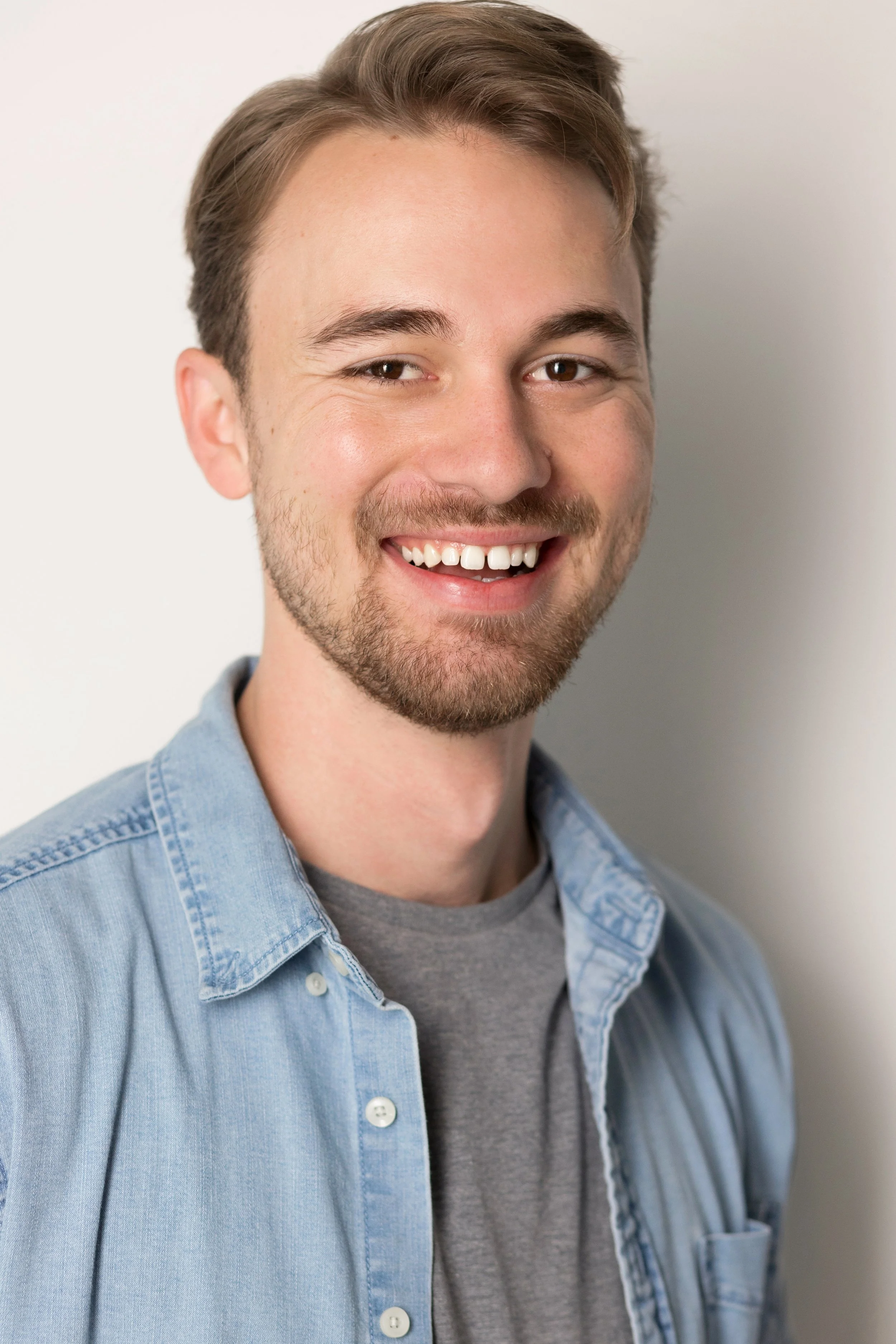 Headshot & Resume — David Wade