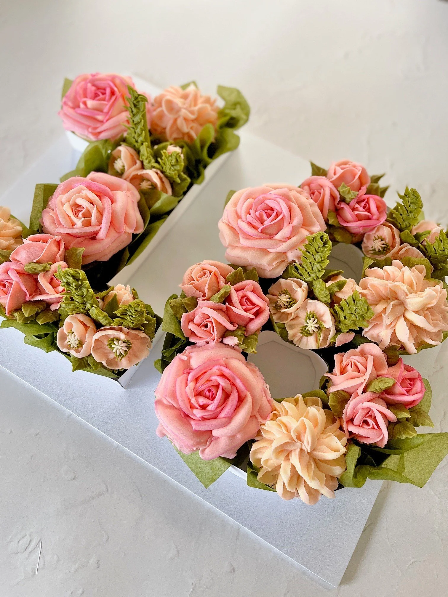 Cupcake Number / Letterboxes — Bouquet Cakes