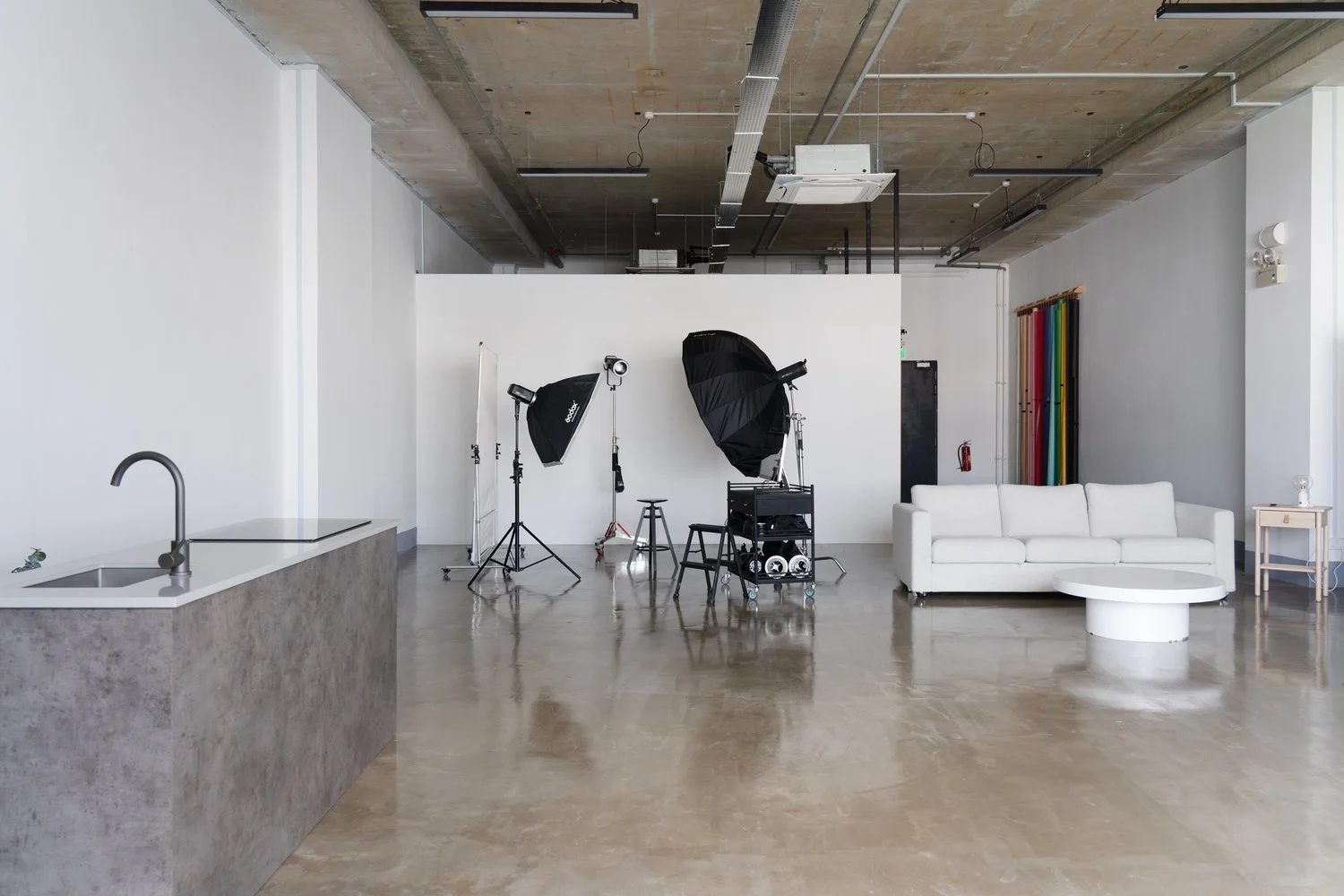 Rent Photo Studio Singapore | Hourly Rental With Natural Light