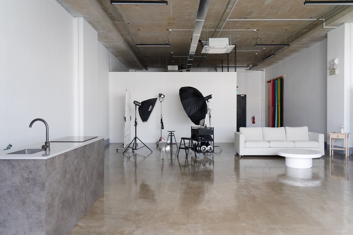 Rent Photo Studio Singapore | Hourly Rental With Natural Light
