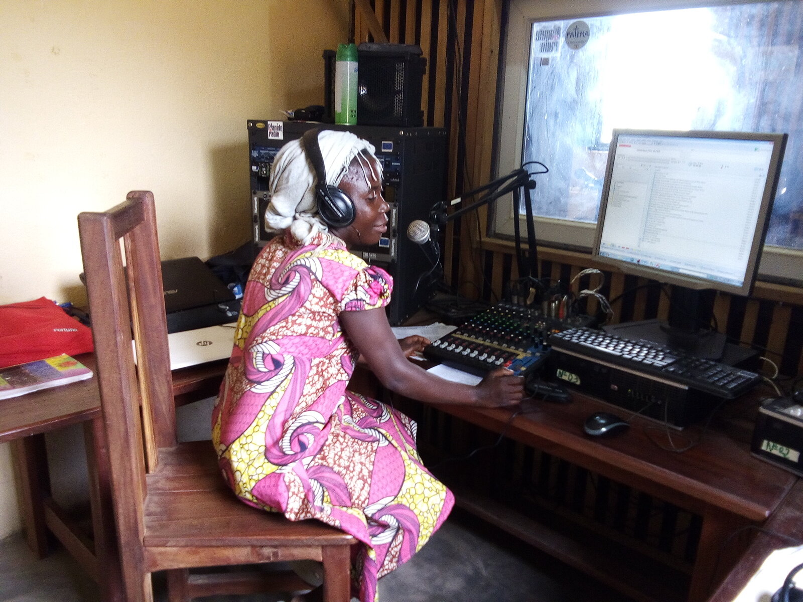 We've joined forces with Radio France's Radio Ndjoku in the Central ...
