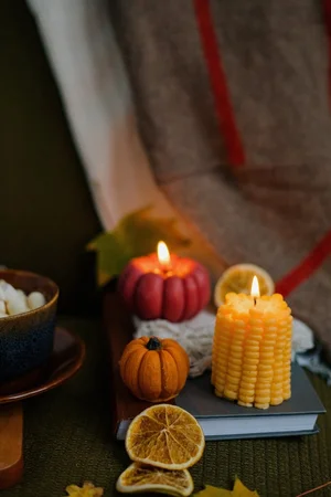 gorgeous candles to adorn your autumn table — new lullabies 🌙