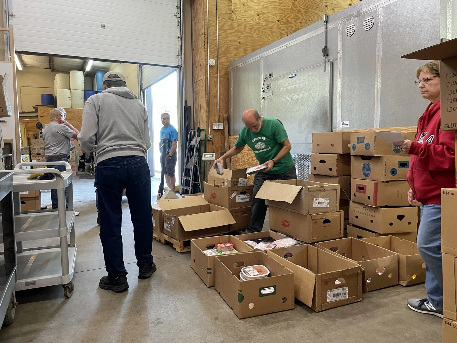 How to Volunteer — Full Shelf Food Pantry