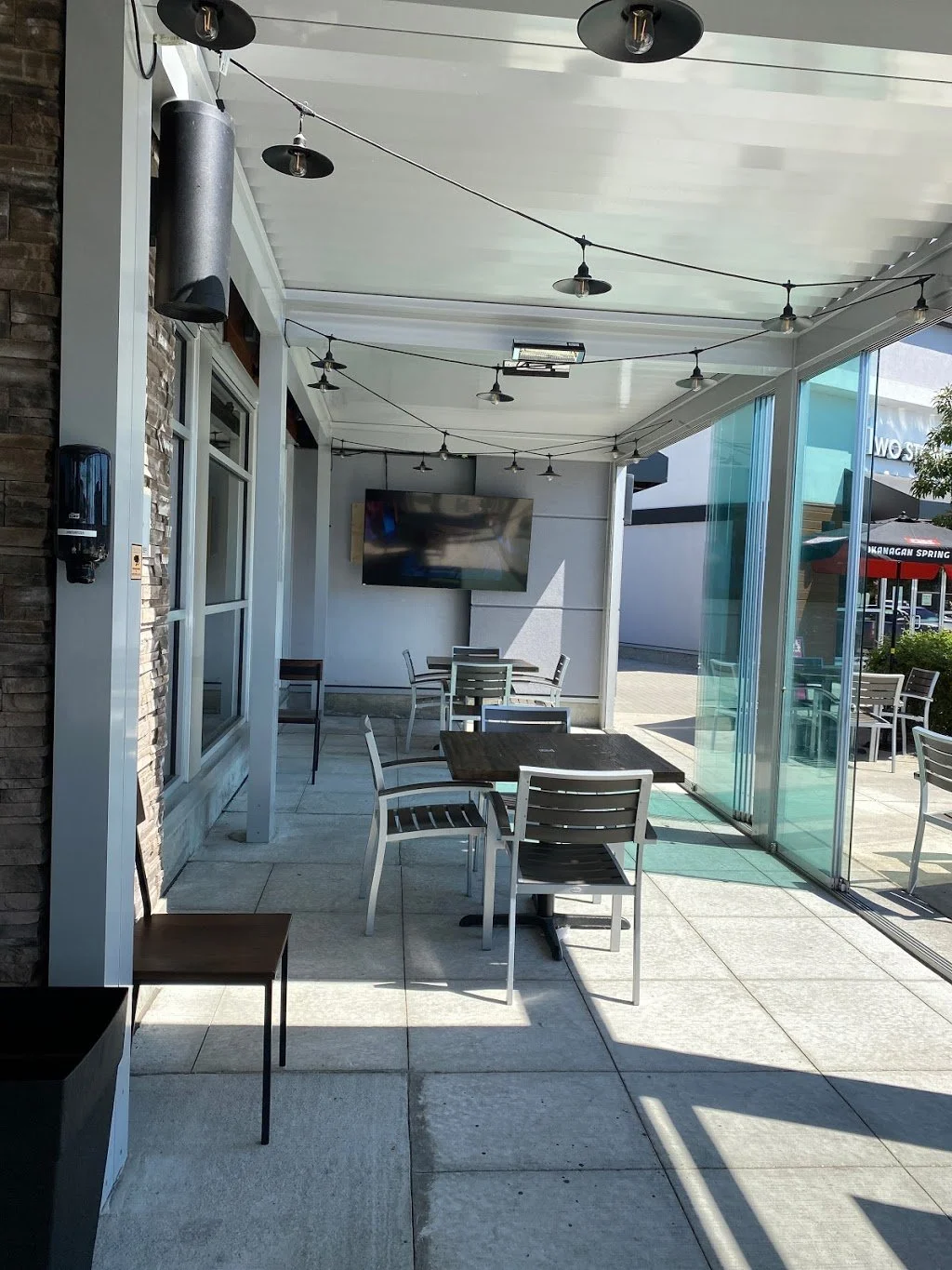 Airia Clear - Longer Spans — Slide Clear - Inspired Outdoor Spaces