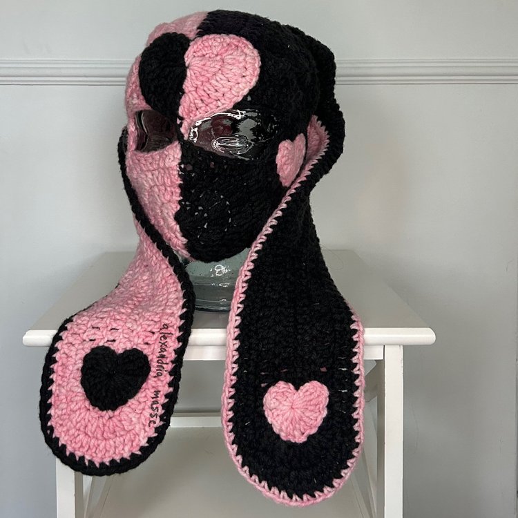 Ladybird backpack pillow CROCHET PATTERN PDF — Alexandria Masse