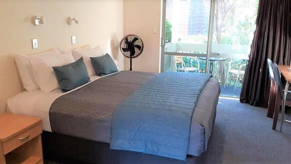 Tree Top View King Studios | Akaroa Accommodation — La Rochelle Motel