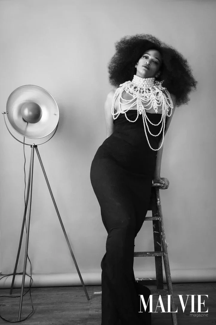 Elegance In Paradise — Anna Maas