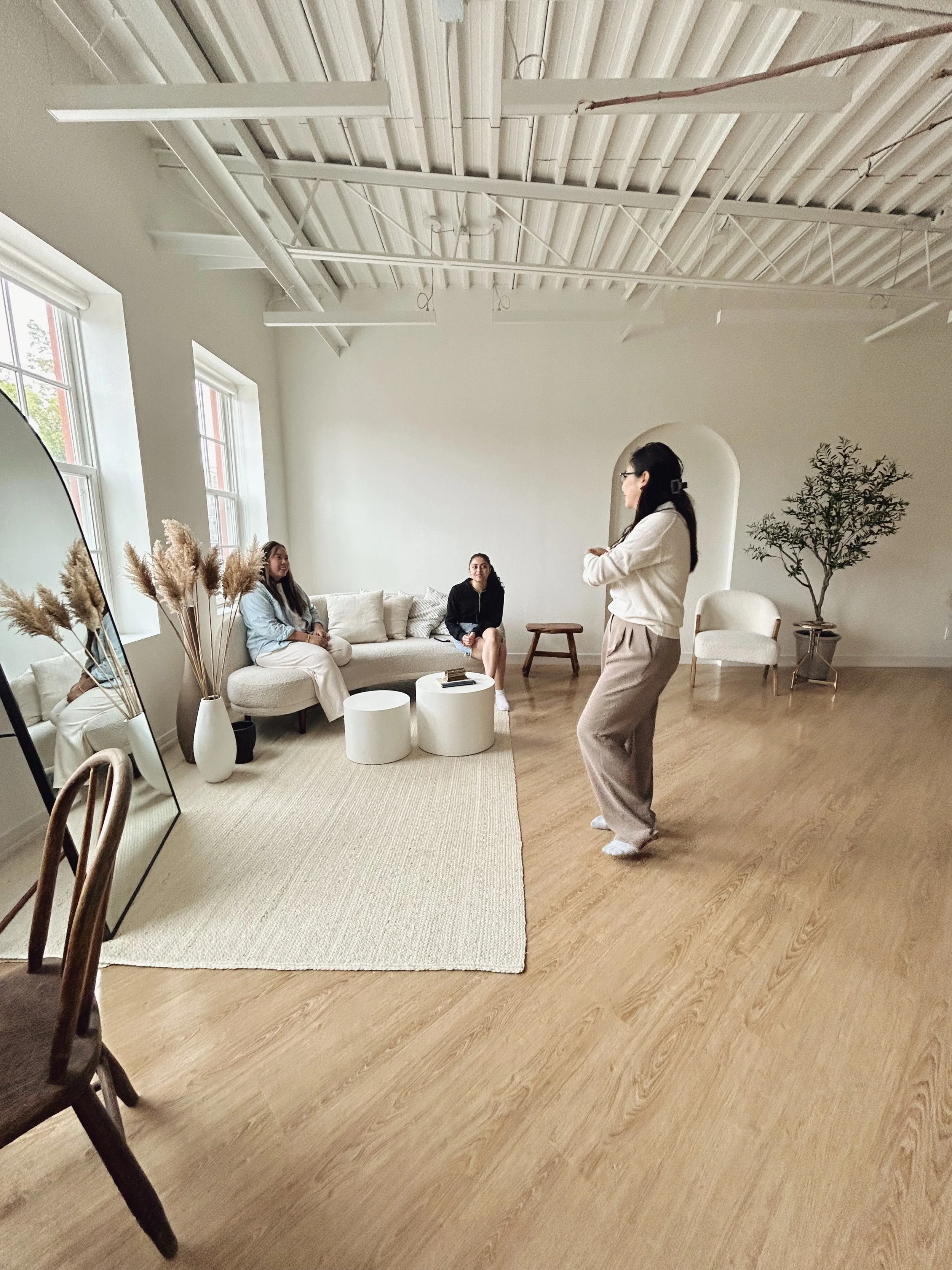 Sunday Sunday Studio - book now for photography and workshops in Markham