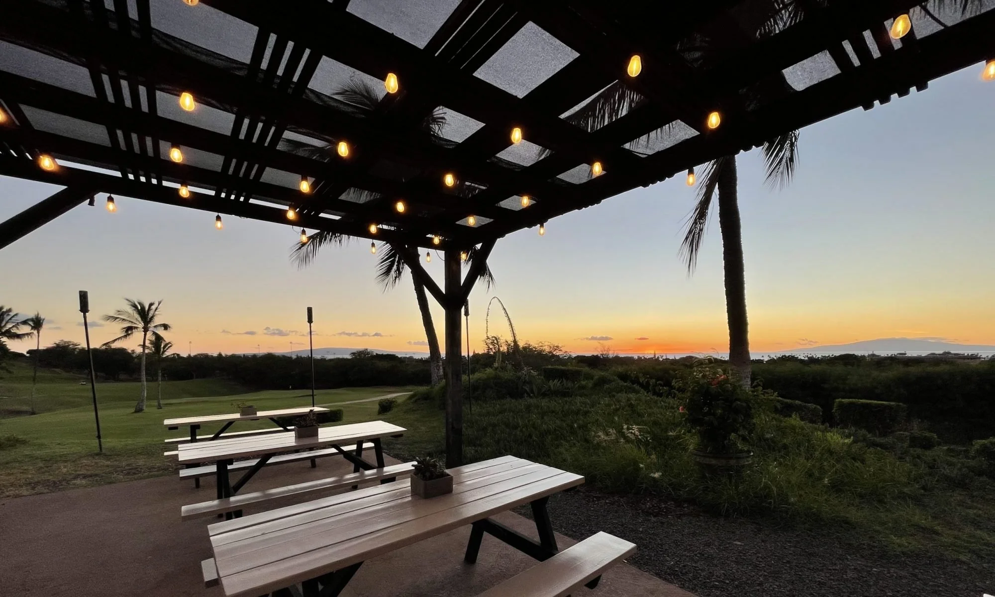 Best Courses In Maui | Sunset Bar & Grill Maui | Maui Nui Golf Club ...