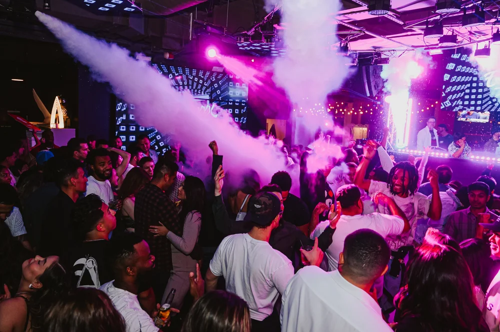 NIGHTLIFE — Forum Social House